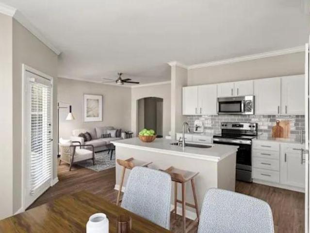 2 Br, 2 bath, Apartment 692 Lake Carolyn Pkwy
