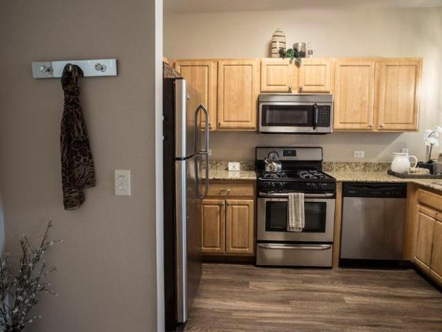 2 Br, 2 bath, Apartment 704 Greenwood Cir