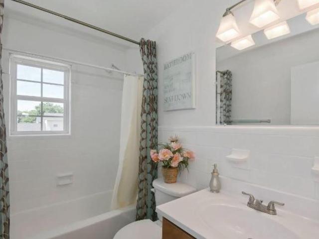 2 Br, 2 bath, Apartment 7000 Barrington Drive