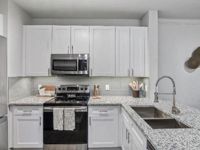2 Br, 2 bath, Apartment 7001 W Parker Road