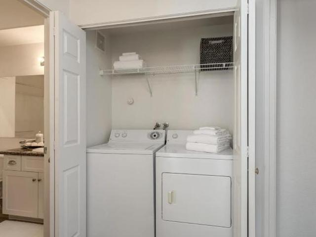 2 Br, 2 bath, Apartment 700 Gibson Dr