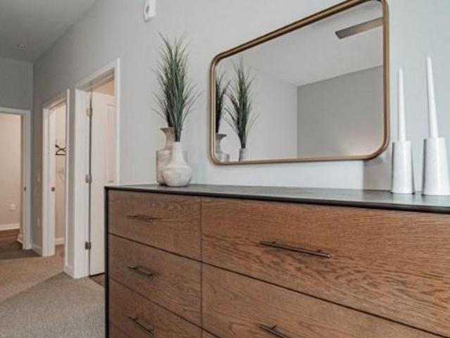 2 Br, 2 bath, Apartment 701 Vickers Wy