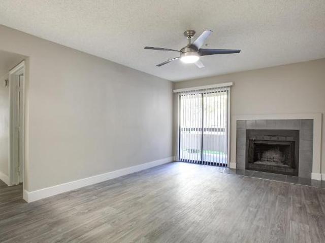 2 Br, 2 bath, Apartment 701 W Grove Pkwy