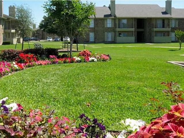 2 Br, 2 bath, Apartment 702 W Warrior Trail