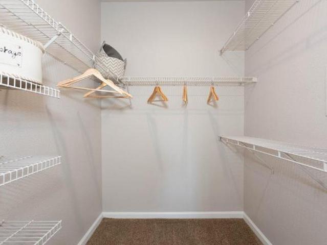 2 Br, 2 bath, Apartment 7100 W Grandview Rd