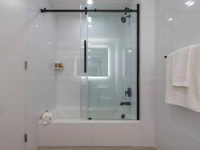 2 Br, 2 bath, Apartment 710 NE 1st Ave