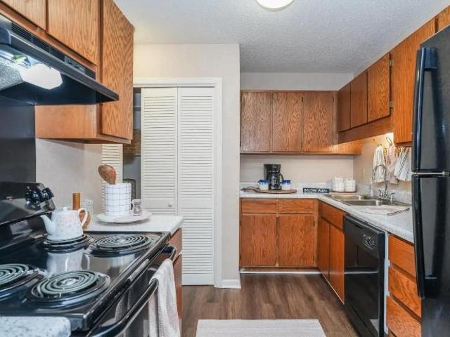 2 Br, 2 bath, Apartment 711 Lake Harbour Dr