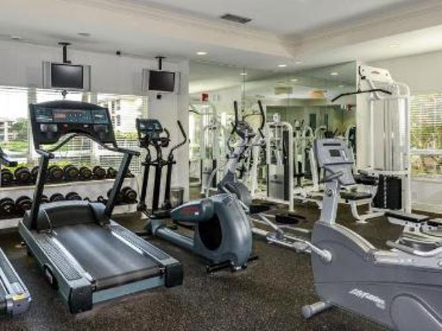 2 Br, 2 bath, Apartment 7132 Colony Club Drive
