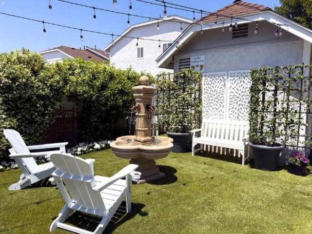 2 Br, 2 bath, Apartment 7240 Corbin Ave