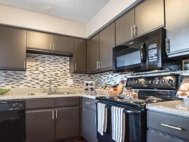 2 Br, 2 bath, Apartment 7275 Hickory Street