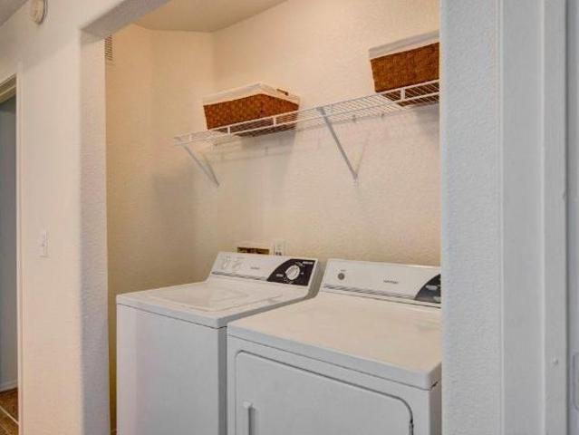 2 Br, 2 bath, Apartment 7205 W McDowell Rd