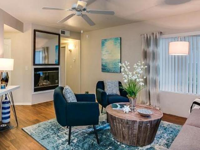 2 Br, 2 bath, Apartment 7400 W Arrowhead Clubhouse Dr