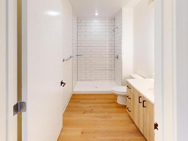 2 Br, 2 bath, Apartment 740 Main St