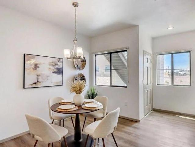 2 Br, 2 bath, Apartment 7430 N Silverbell Rd