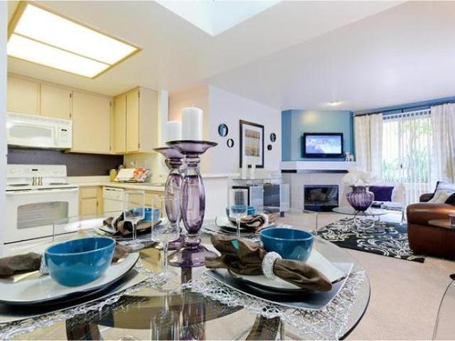 2 Br, 2 bath, Apartment 750 Camino de la Reina