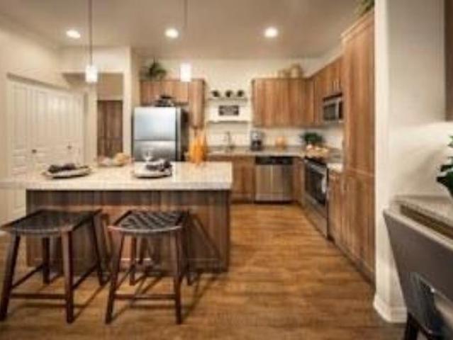 2 Br, 2 bath, Apartment 750 W Baseline Rd