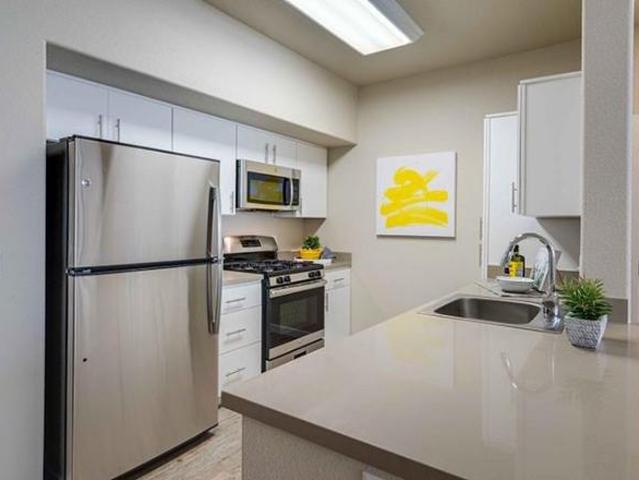 2 Br, 2 bath, Apartment 7640 W Stockton Blvd