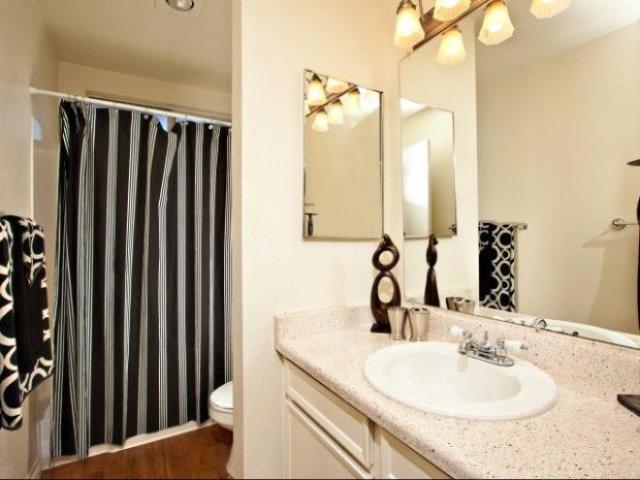 2 Br, 2 bath, Apartment 766 South Nardo Avenue
