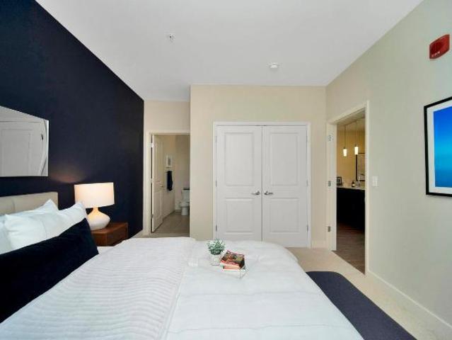 2 Br, 2 bath, Apartment 770 Skokie Blvd