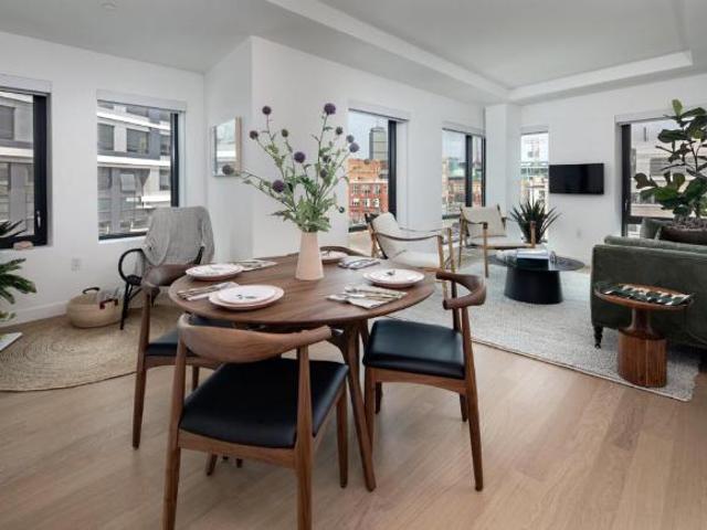 2 Br, 2 bath, Apartment 771 Beacon St