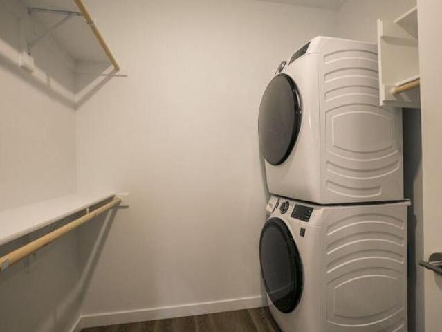 2 Br, 2 bath, Apartment 7800 Headline Blvd NE