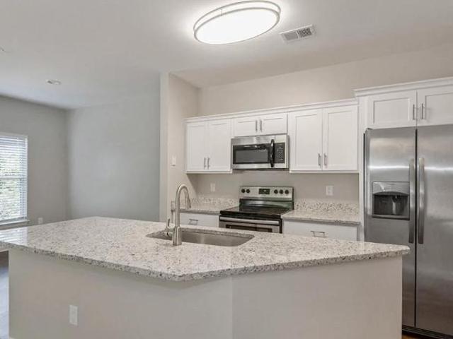 2 Br, 2 bath, Apartment 7813 Mayfaire Crest Ln