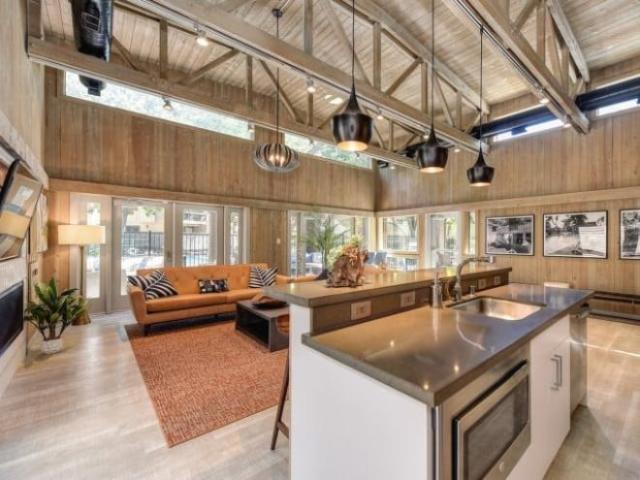 2 Br, 2 bath, Apartment 7969 Madison Ave