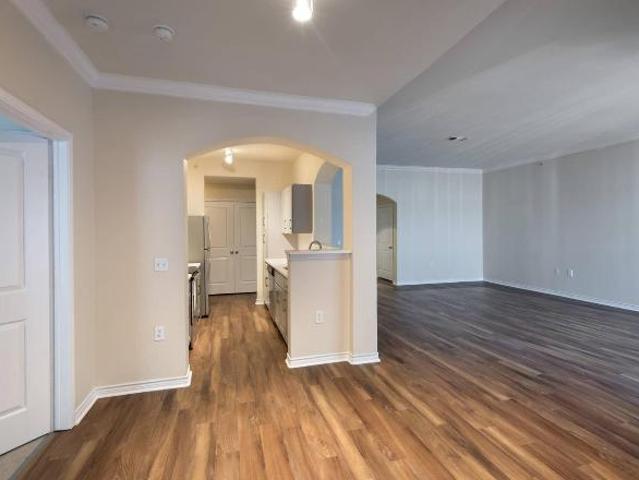 2 Br, 2 bath, Apartment 800 West Street