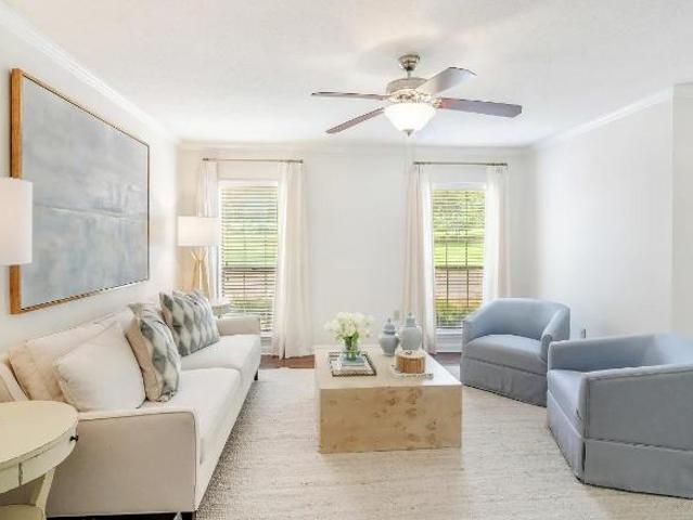 2 Br, 2 bath, Apartment 801 Frontage Rd