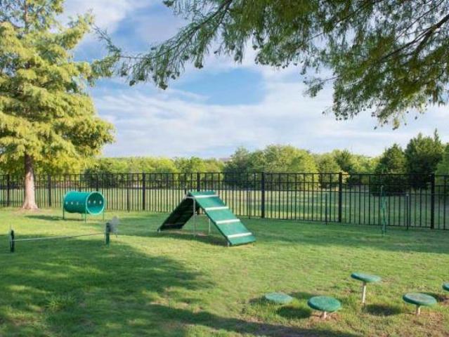 2 Br, 2 bath, Apartment 8025 Ohio Dr
