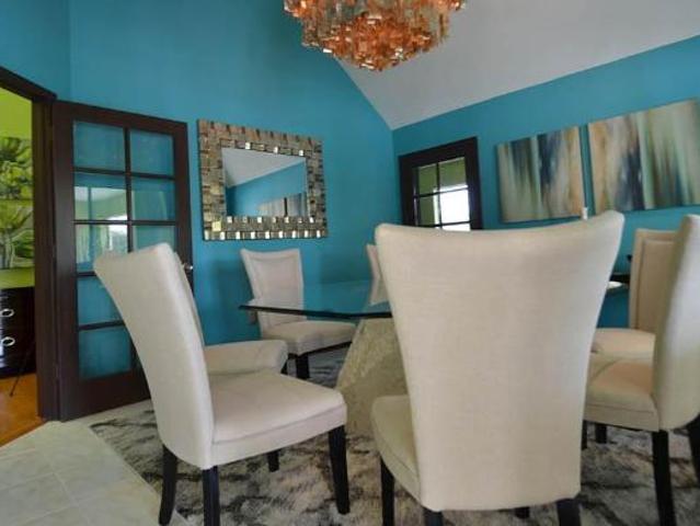 2 Br, 2 bath, Apartment 8171 North University Drive