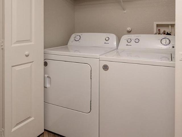 2 Br, 2 bath, Apartment 8100 Barstow St NE