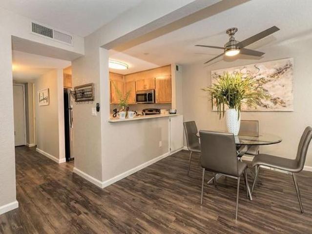 2 Br, 2 bath, Apartment 8123 Sunrise Blvd