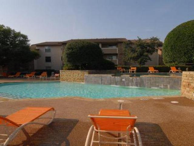 2 Br, 2 bath, Apartment 812 Kinwest Parkway