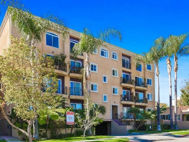 2 Br, 2 bath, Apartment 813 Wilcox Ave
