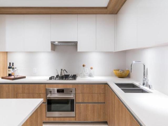 2 Br, 2 bath, Apartment 825 South Hill
