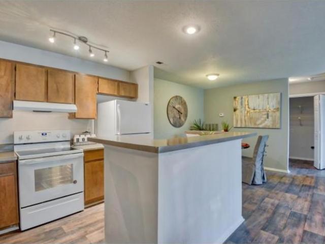 2 Br, 2 bath, Apartment 8200 Riverbirch Drive