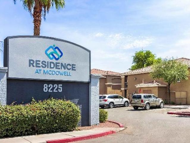 2 Br, 2 bath, Apartment 8225 West Mcdowell Rd