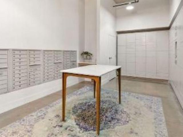 2 Br, 2 bath, Apartment 835 W Sheridan Ave