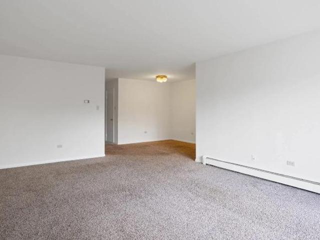 2 Br, 2 bath, Apartment 8301 S 88th Ave