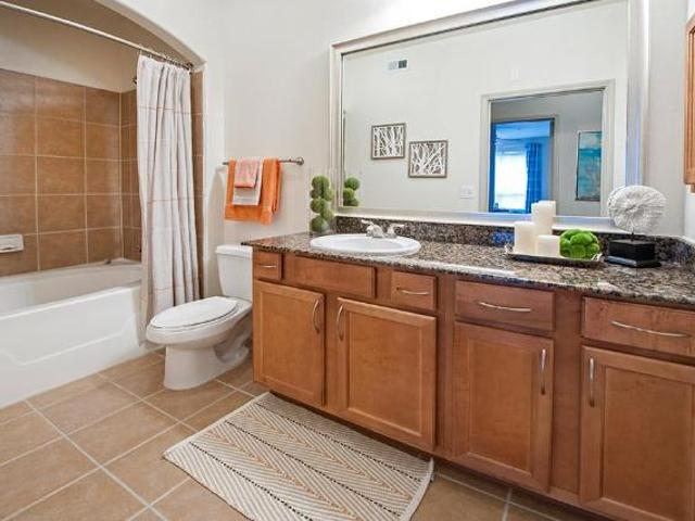 2 Br, 2 bath, Apartment 8333 Braesmain Dr