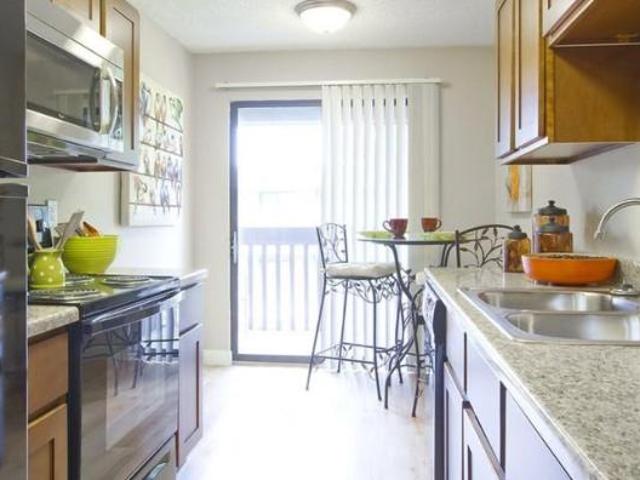 2 Br, 2 bath, Apartment 8330 E Quincy Ave