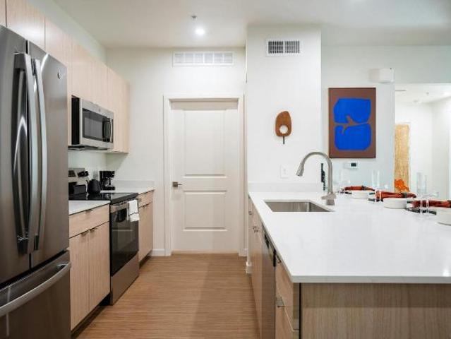 2 Br, 2 bath, Apartment 8336 E Quality Ave