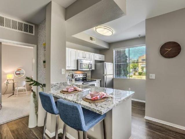 2 Br, 2 bath, Apartment 8465 Regents Rd