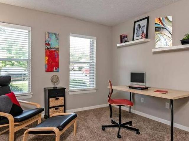 2 Br, 2 bath, Apartment 8415 University Station Cir