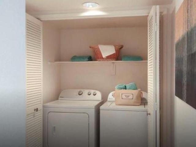 2 Br, 2 bath, Apartment 8506 Villa La Jolla Dr