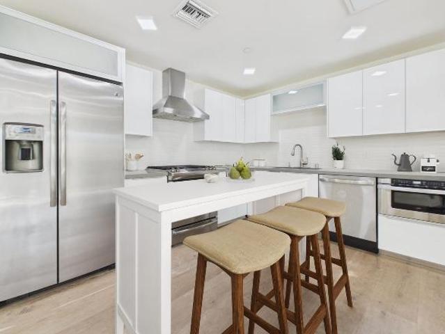 2 Br, 2 bath, Apartment 850 Crenshaw Boulevard