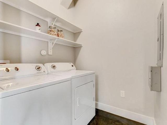 2 Br, 2 bath, Apartment 850 Lake Carolyn Pkwy