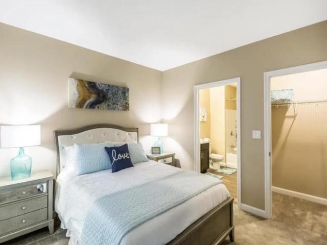 2 Br, 2 bath, Apartment 85 Washington Street