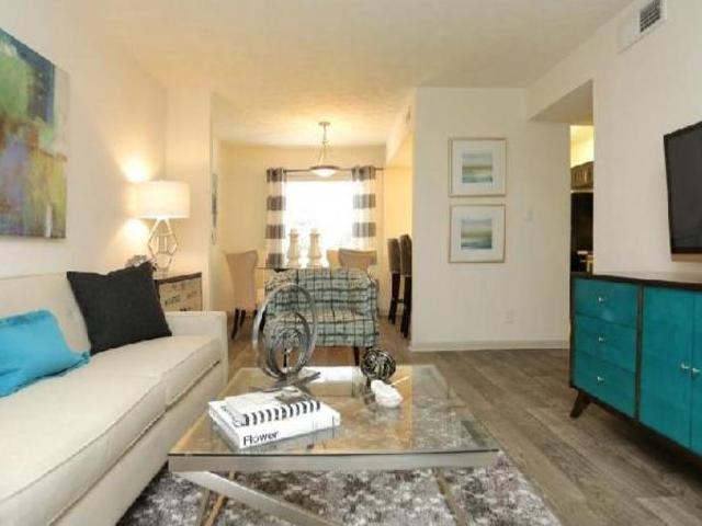 2 Br, 2 bath, Apartment 8601 Roberts Dr